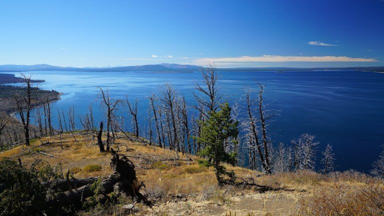 Lake Butte Overlook: Scenic lake views from a high overlook